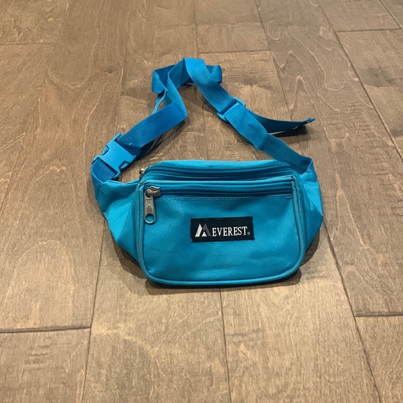 Bags | Everest Fanny Pack | Poshmark